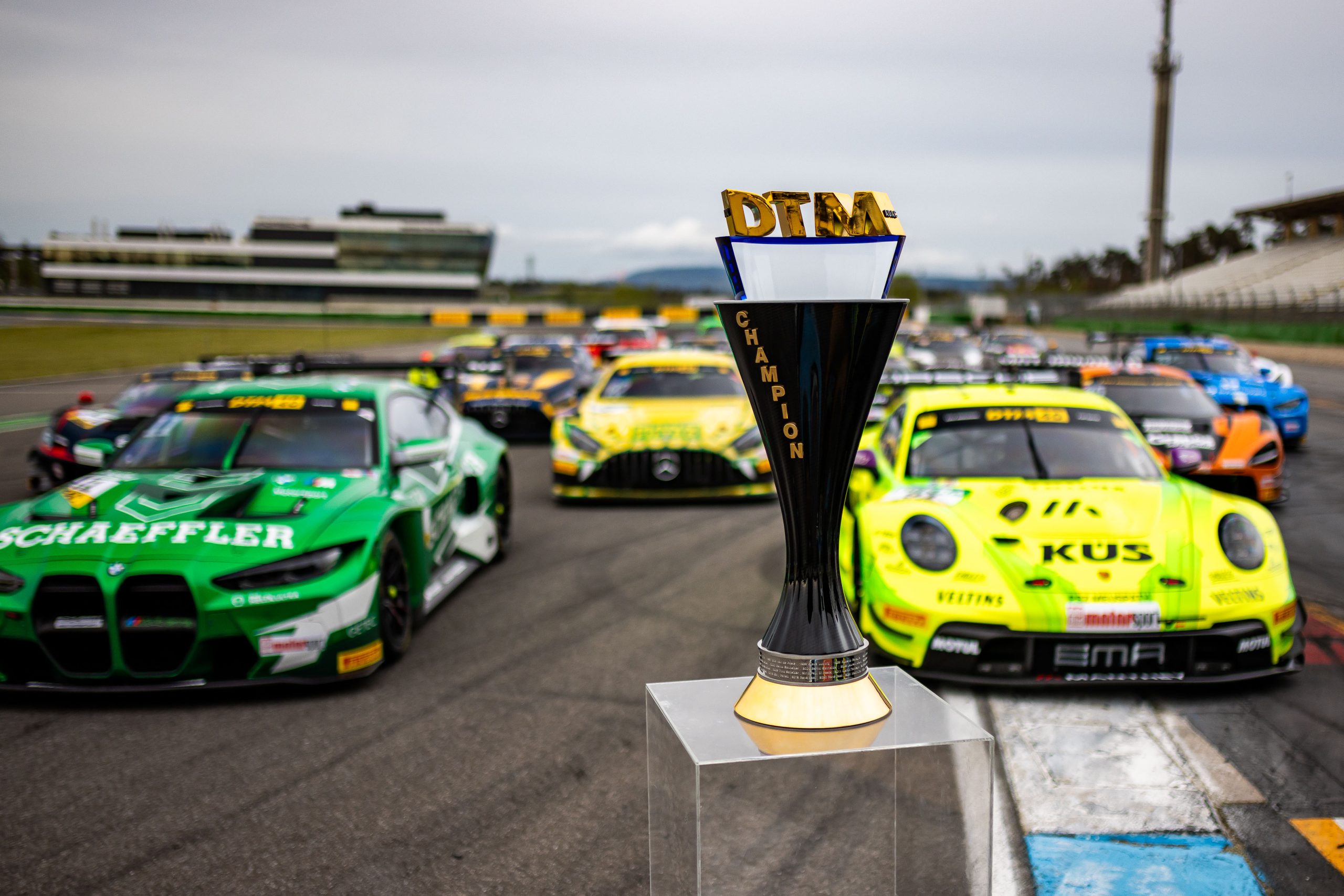 DTM-Saisonfinale // Maro Engel: „Die Fans dürfen sich auf ein riesiges Motorsport-Fest freuen ...